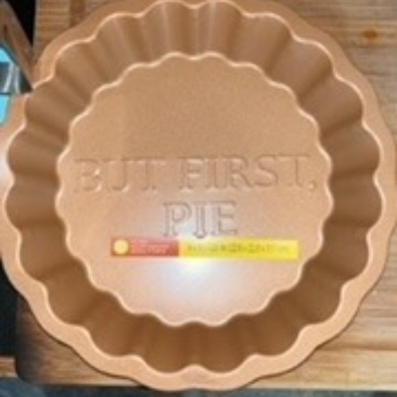Wilton | Kitchen | Wilton Copper Scalloped 9 Pie Pan | Poshmark
